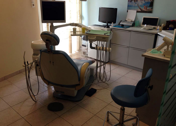 ΠΑΠΑΓΕΩΡΓΙΟΥ ΕΥΡΥΔΙΚΗ - HAPPY SMILES | Χειρουργός Οδοντίατρος ...