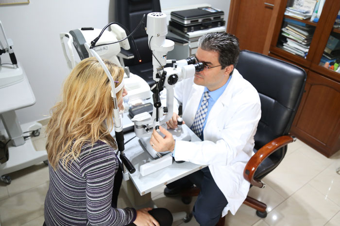 ΑΧΤΣΙΔΗΣ Δ. ΒΑΣΙΛΕΙΟΣ DR MRCOPHTH - EYECLINIC | Χειρουργός Οφθαλμίατρος ...